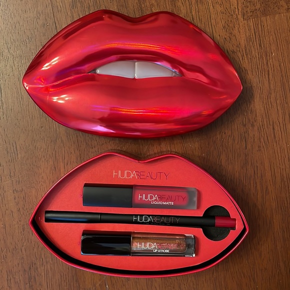 HUDA BEAUTY | Makeup | Huda Beauty Holiday Lip Set Org 6 | Poshmark